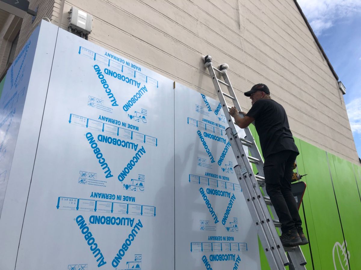 Réalisation Alucobond Herzele - Toitmat Matériaux de Construction - Heule, Oostkamp, Merelbeke ...